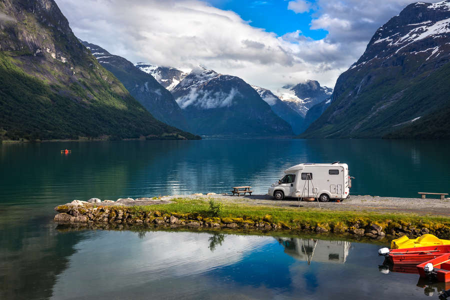 How To Travel In An RV Like a Pro: Renting, Finding Campgrounds & More ...