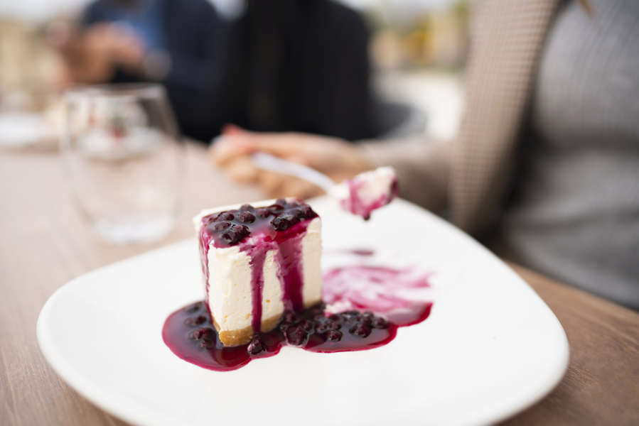 National Cheesecake Day Deals 2020: Where to Get Free Cheesecake Today ...