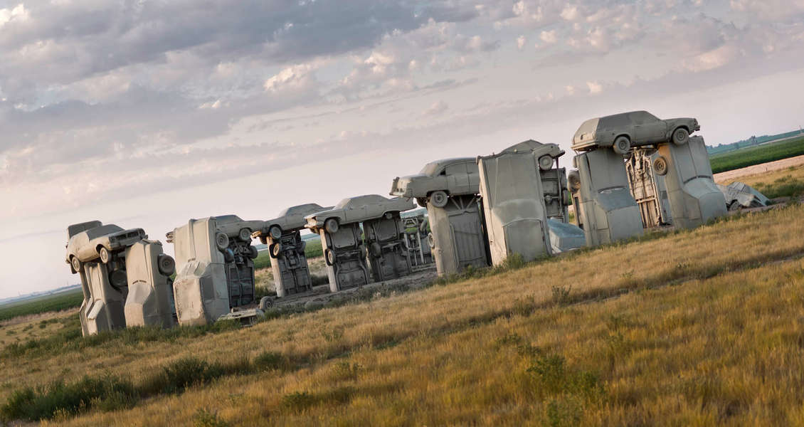 Carhenge in Alliance, Nebraska: The Story Behind the Stonehenge Replica ...