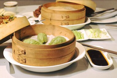 Best Chinatown Restaurants: Good Places to Eat in NYC's Chinatown ...