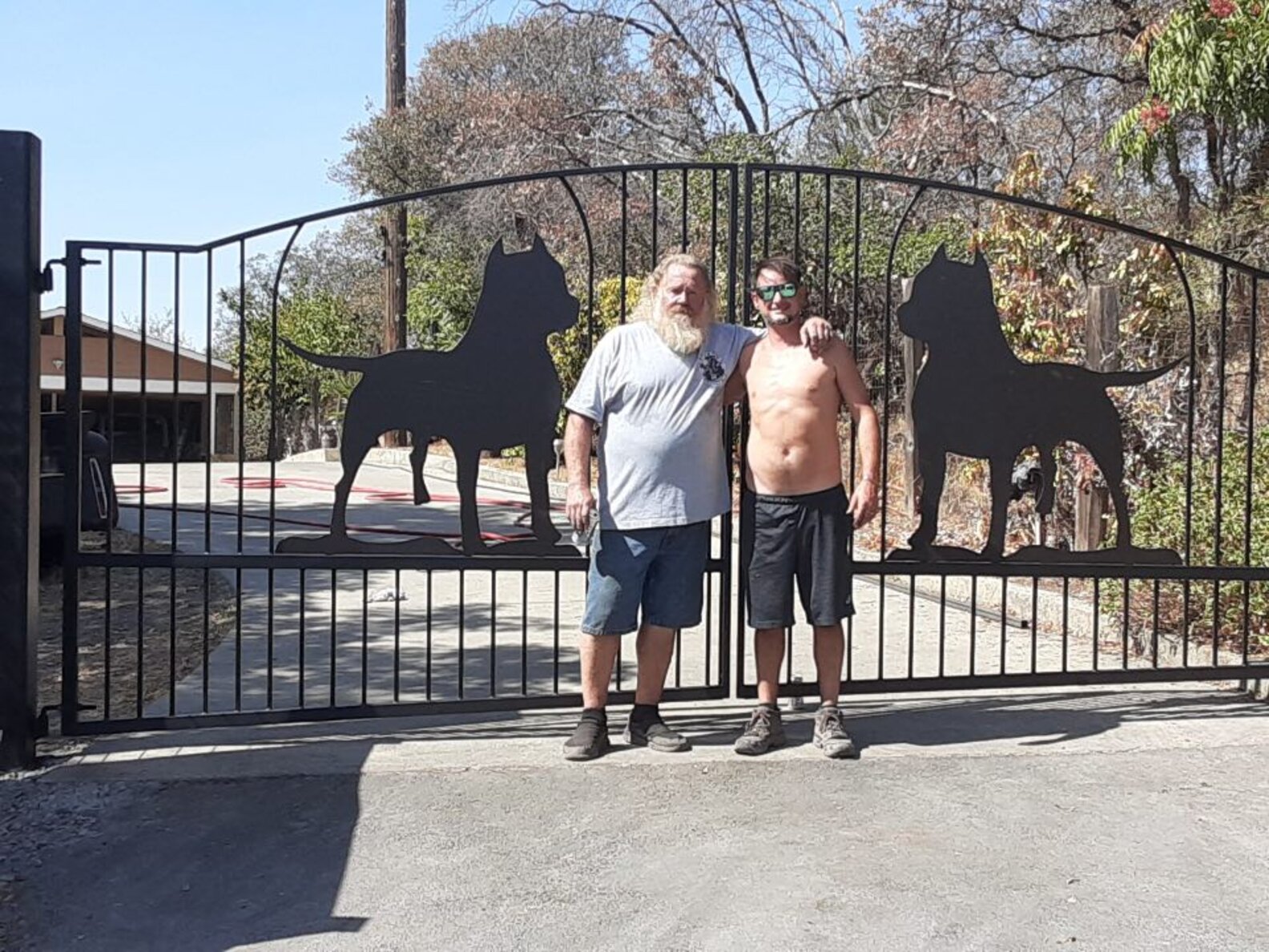 Family Gets Special Gates With Pit Bulls On Them - The Dodo