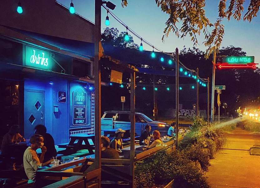 Drinks Lounge: A Austin, TX - Thrillist