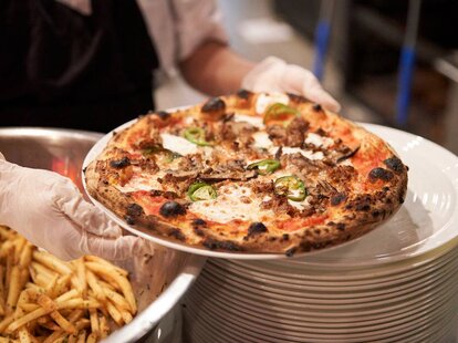 800 Degrees Woodfired Kitchen: Los Angeles, CA - Thrillist