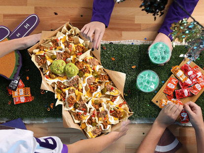 Taco Bell Is Offering 50% Nacho Party Packs & Free Delivery on DoorDash ...