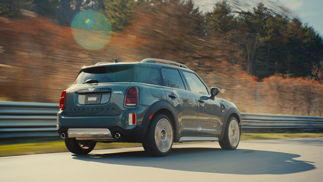 Taking the New MINI Countryman Through a High-Speed Obstacle Course ...