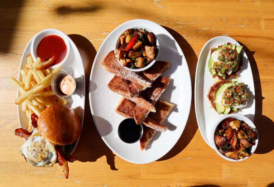 HalfSmoke: Washington, D.C. - Thrillist