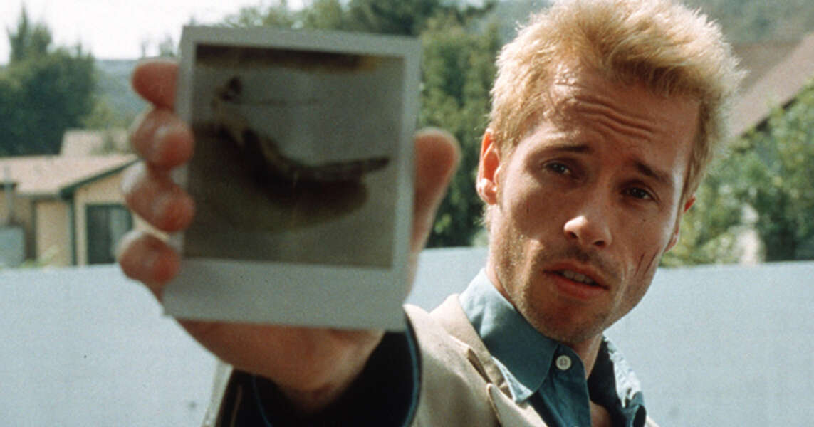 'Memento' Chronological Order: Looking Back at Limited Edition DVD ...