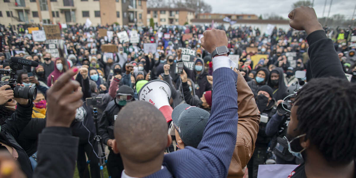 Minnesota Cop And Police Chief Resign After Daunte Wright’s Killing ...