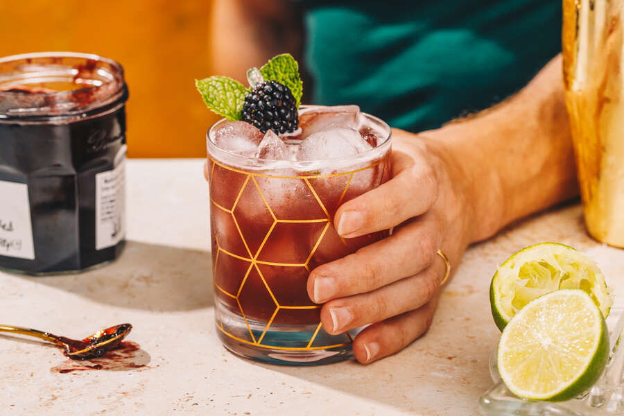 How You Can Use Jam To Make Fruity Springtime Cocktails - Thrillist