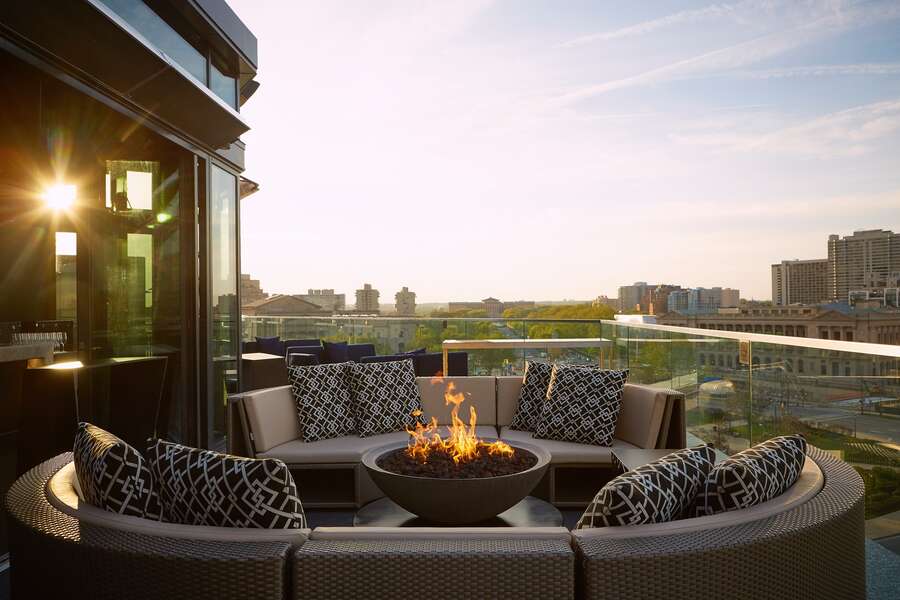 Best Rooftop Bars in Philadelphia: Places to Drink Outside With a View ...