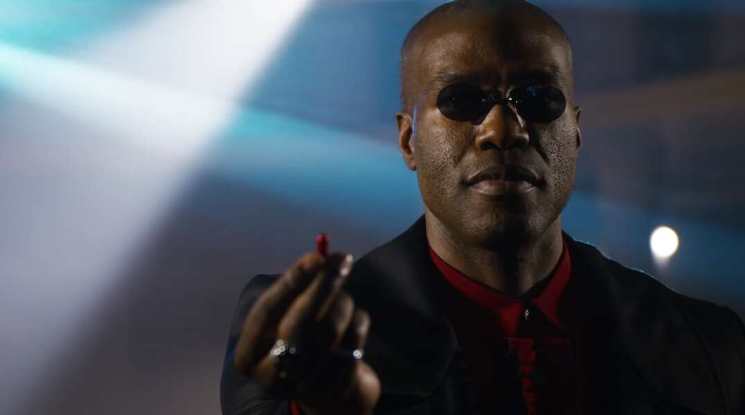 The Matrix Resurrections: Trailer Teases Keanu Reeves Taking the Red ...