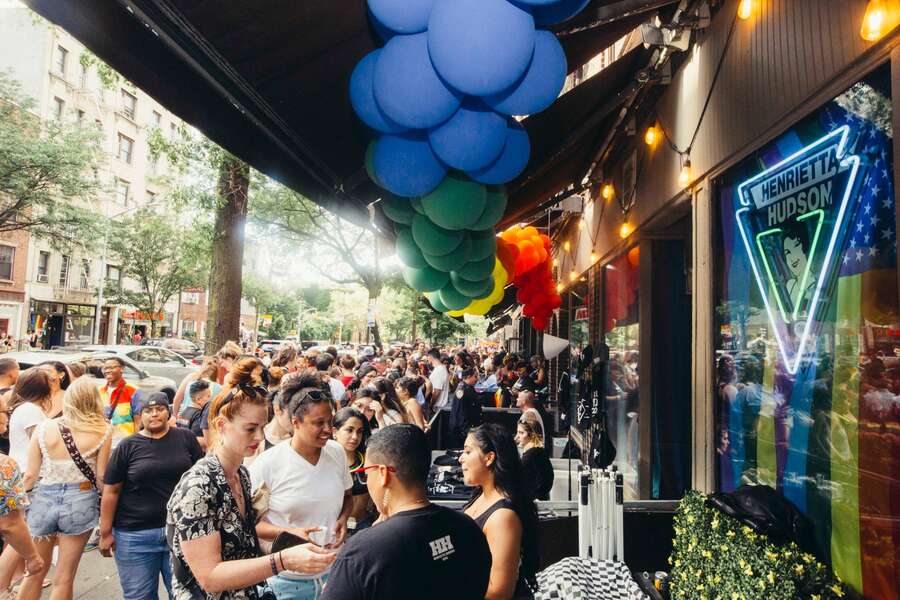 Henrietta Hudson Bar & Girl: A Bar in New York, NY - Thrillist