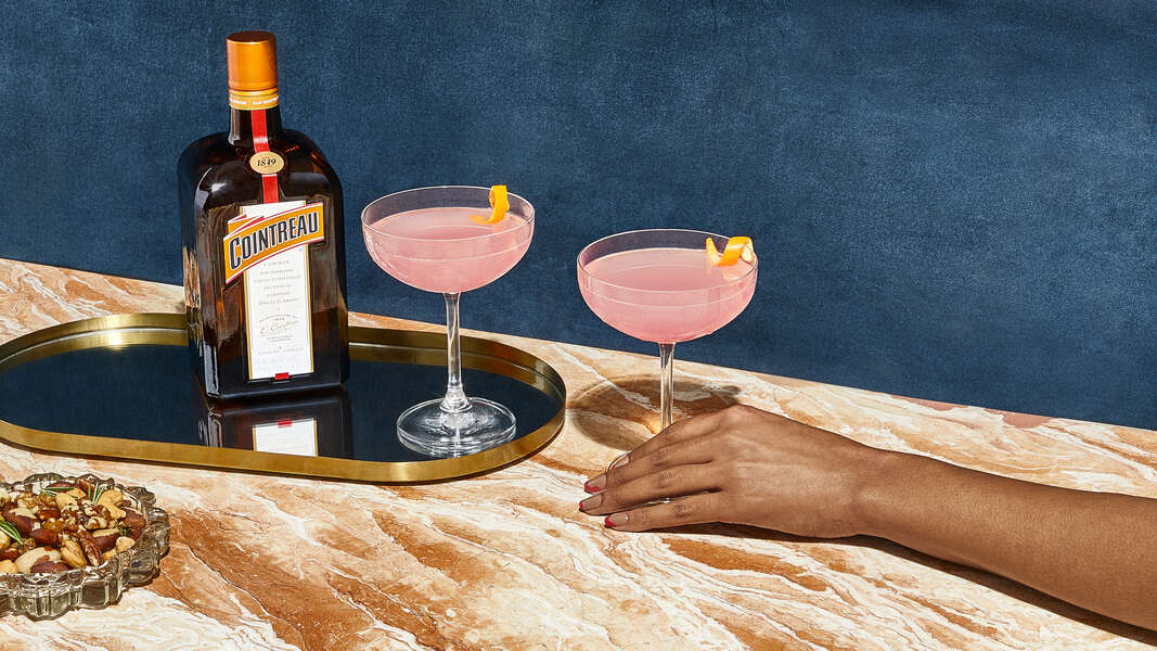 Why the Cosmopolitan Is the Perfect Holiday Drink - Thrillist