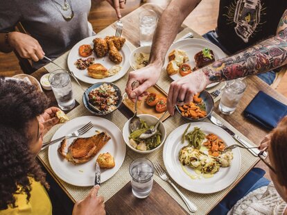 What Restaurants Are Open on Thanksgiving 2021 in Atlanta - Thrillist