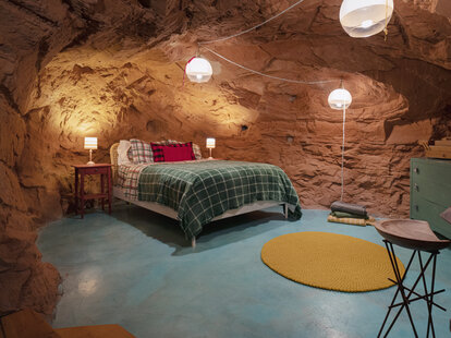 Stay in a Grinch-Themed, Hand-Carved Cave in Utah - Thrillist