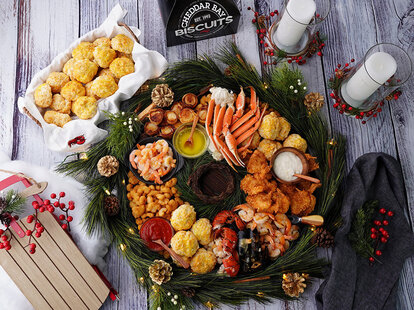 Get a Holiday Seafood Platter From Red Lobster - Thrillist