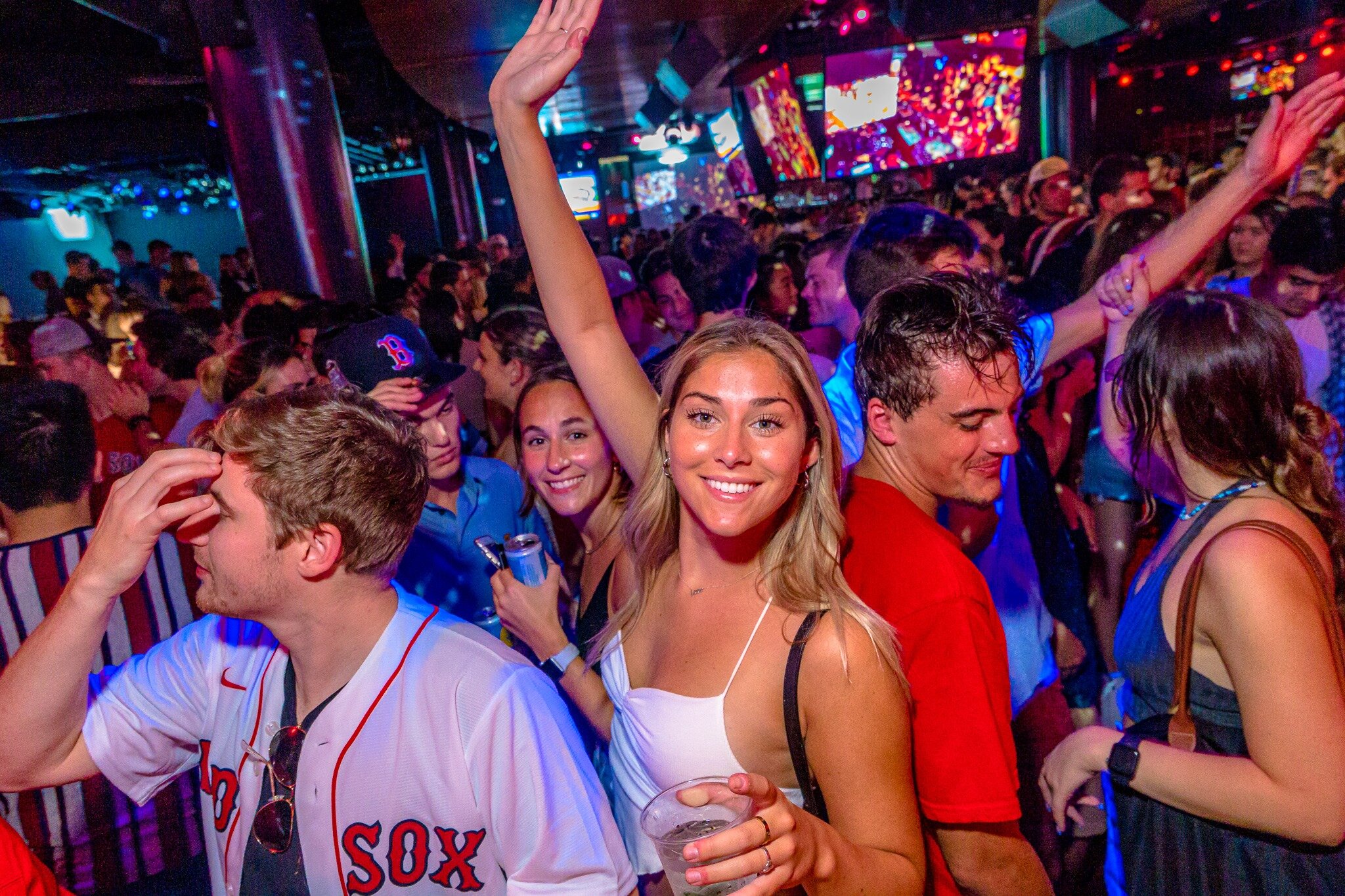 Best Sports Bars in Boston: Where to Watch & Drink on Game Day - Thrillist