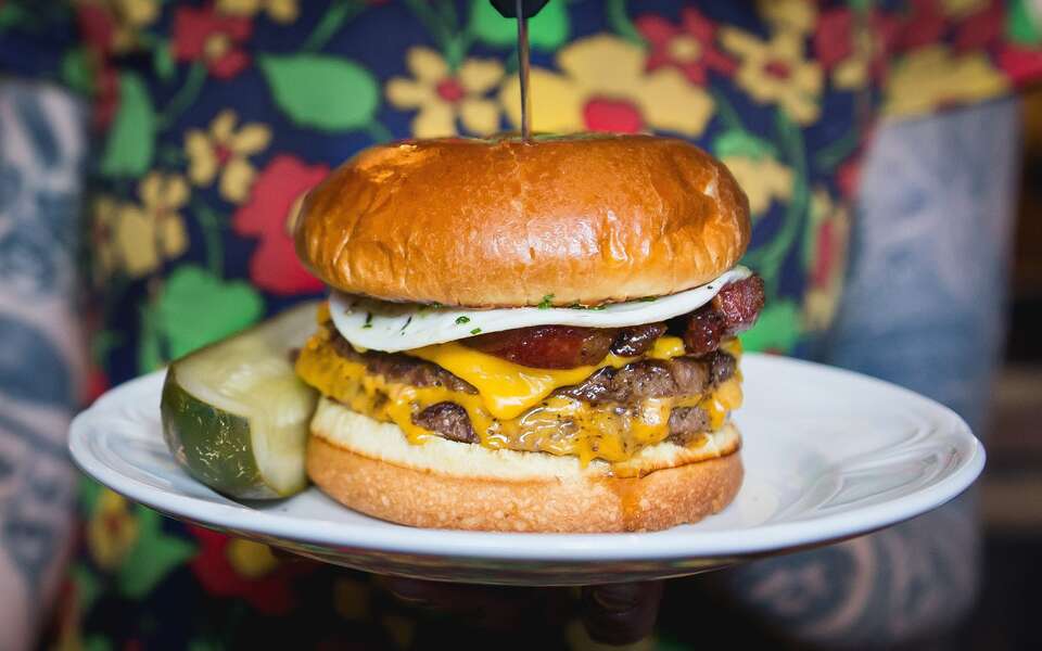 Chicago Food Bucket List: Iconic Restaurants & Best Things to Eat ...