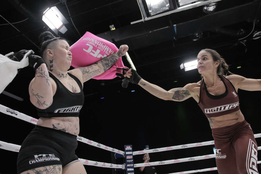 Professional Pillow Fighting Is Miami’s Newest Big Spectator Sport ...