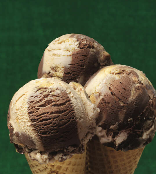 Baskin-Robbins New St. Patrick's Day Ice Cream Features Oreo Chunks ...