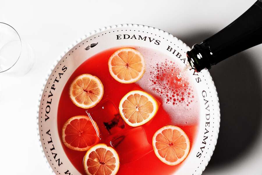 How to Properly Batch Cocktails For Your Next Party - Thrillist