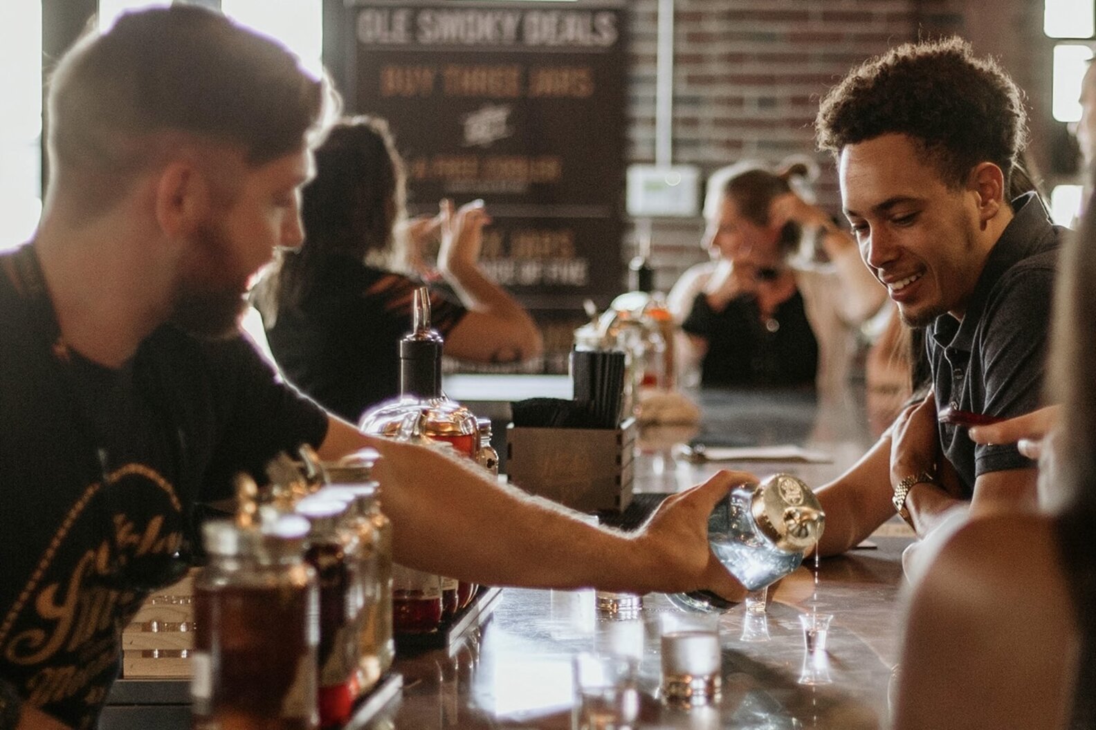 Best Tennessee Distilleries for Tours, Whiskey, and Bourbon - Thrillist