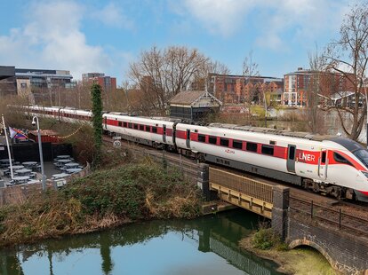 This Zen Train Route Will Take You Through the English Countryside ...