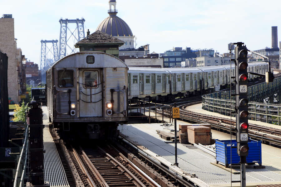 Watch This Video of a Flash Fire Along the JMZ Subway Tracks in NYC ...