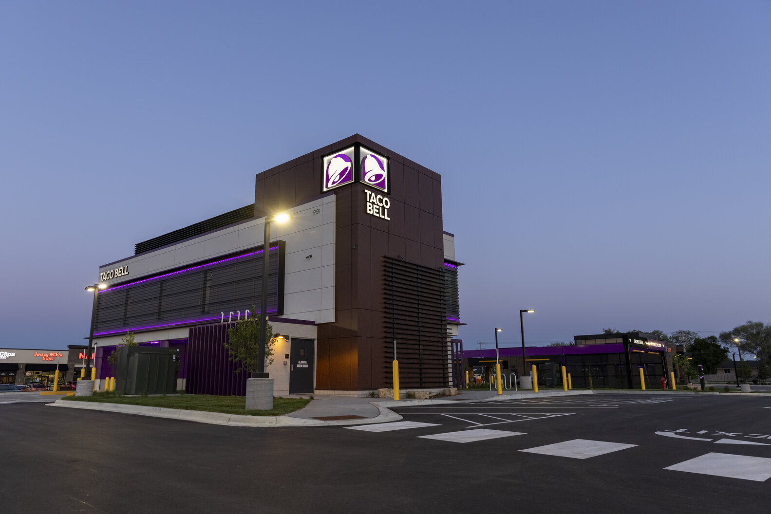 New Taco Bell Defy Drive-Thru Service to Open in June - Thrillist