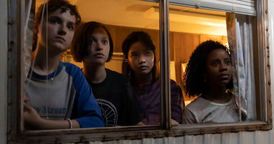 'Paper Girls' Review: A Promising Adaptation of a Great Comic Series ...