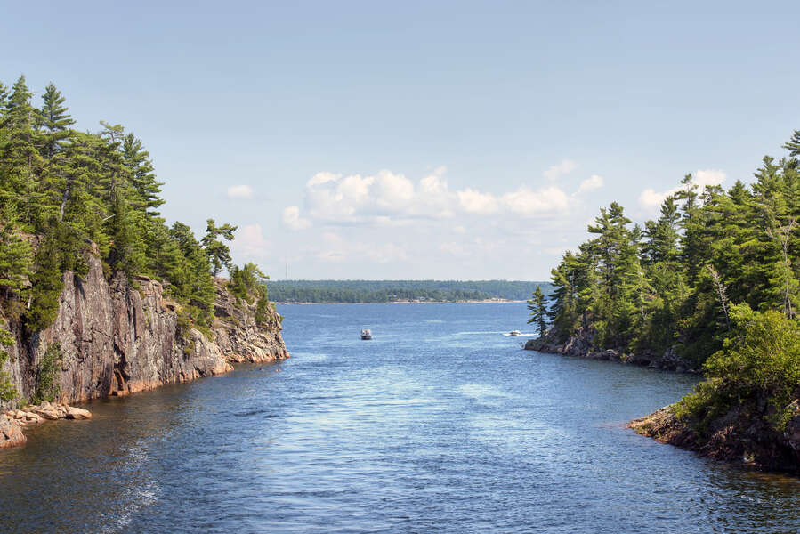 Visit the Bottom of the Great Lakes by Submarine - Thrillist