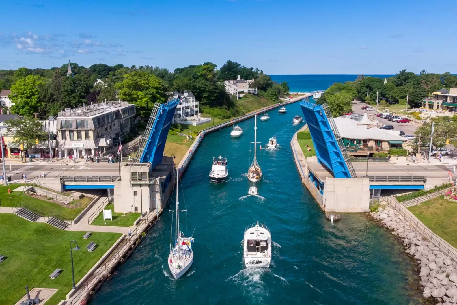 Best Michigan Beach Towns: Where to Visit Along the Great Lakes & More ...