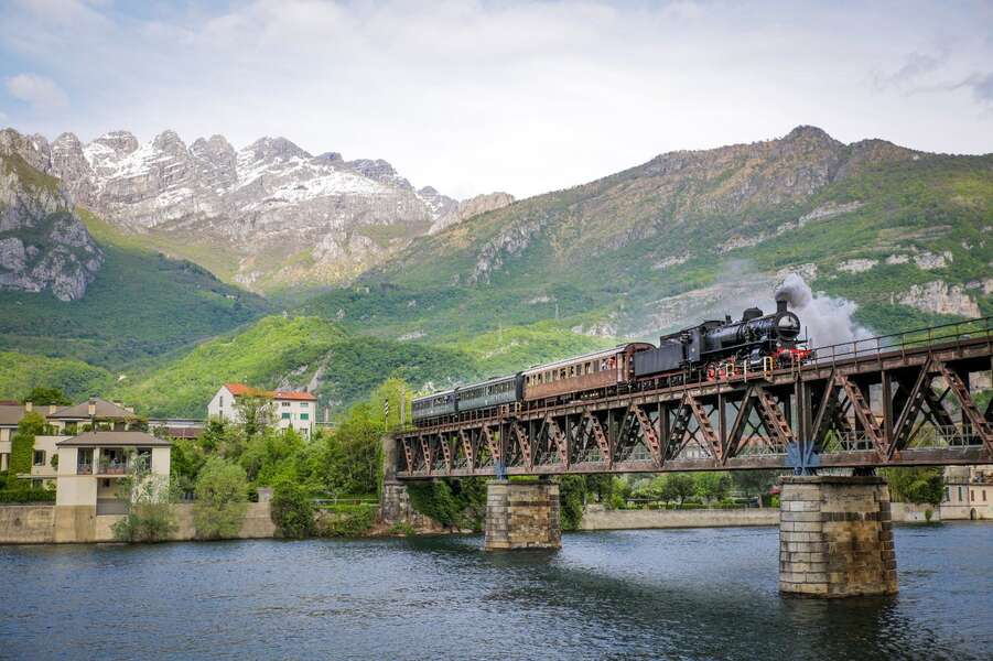 Italy’s Best Old-Fashioned Train Rides - Thrillist