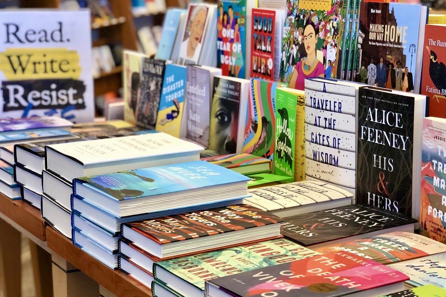 Perfect Bookstore Name with a Branding Name Generator | StartUpNames.com