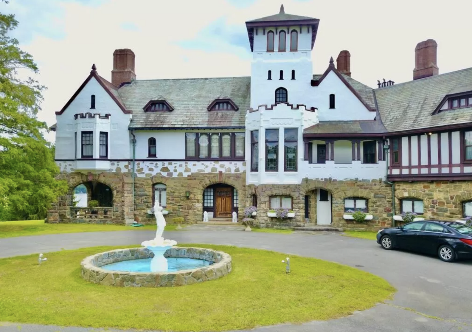 Photos of Historic Lake George Mansion for Sale - Thrillist