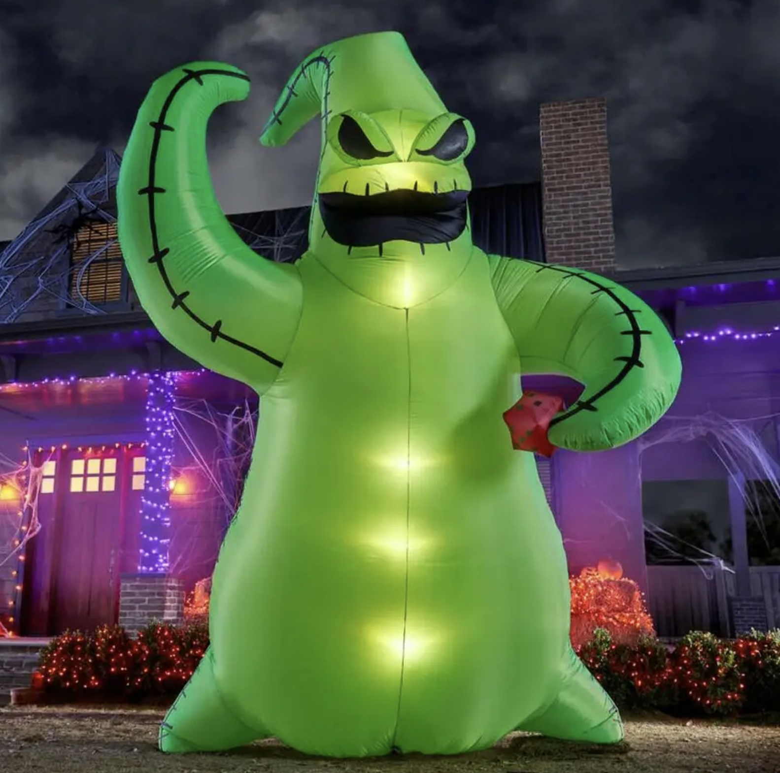 Biggest Halloween Decorations Available in 2022 - Thrillist