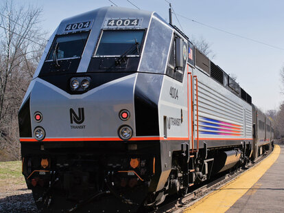 NJ Transit Is Spending $8 Million to Replace Old Cloudy Train Windows ...