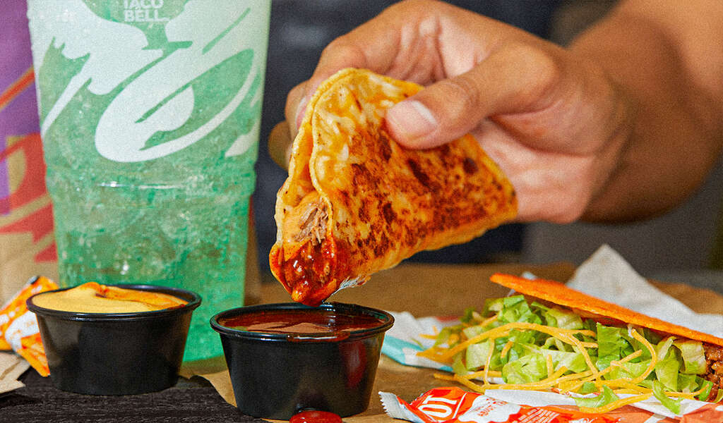 Taco Bell's New Grilled Cheese Dipping Tacos Taste Test - Thrillist
