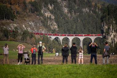 This Train in Switzerland is Now the World's Longest Passenger Train - Thrillist