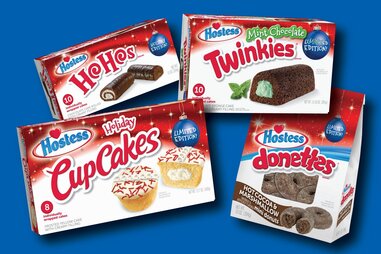 Hostess Holiday Edition Snacks Are Available in November 2022 ...