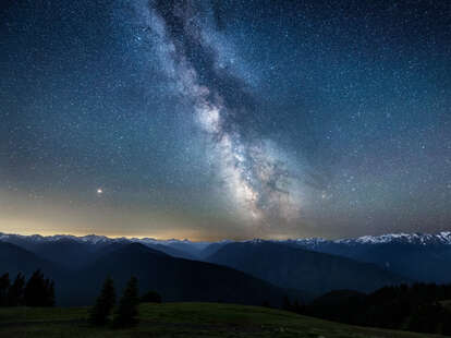 Mars Is at its Largest in the Night Sky Right Now - Thrillist