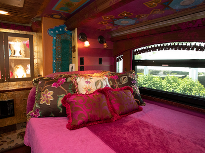 How to Stay in Dolly Parton's Tour Bus at Dollywood - Thrillist