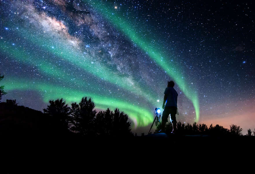 Here's How & Where to See the Northern Lights in the US Tonight - Thrillist