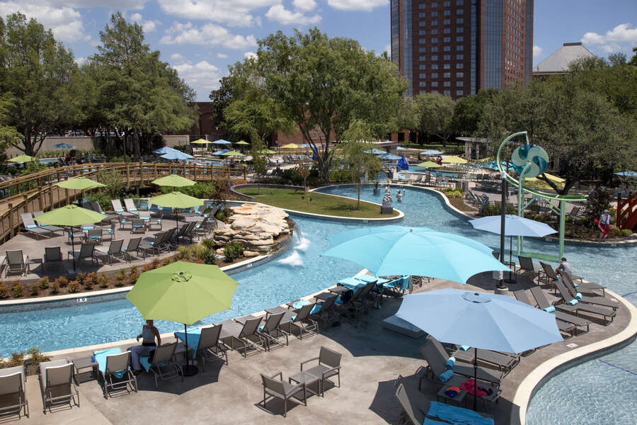 Plan a Friends Getaway to This Dallas Resort - Thrillist