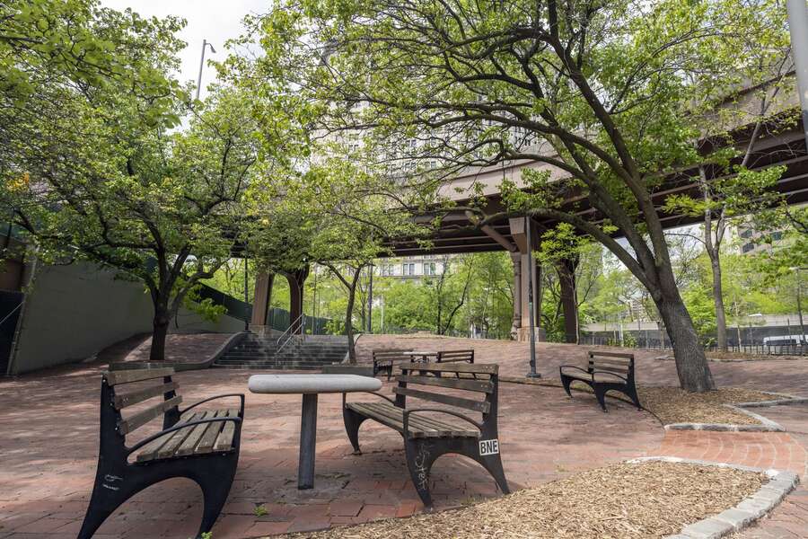 Manhattan Public Parks Debuts: Gotham Park Opens Under The Brooklyn ...