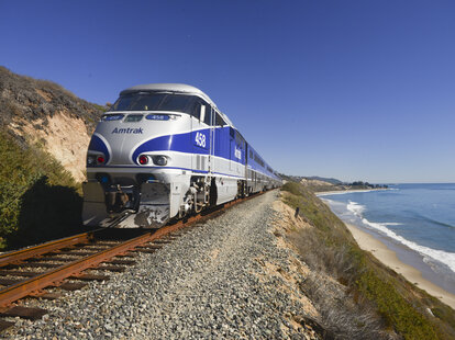 Coast Starlight Amtrak: Guide to Riding this Pacific Coast Train ...