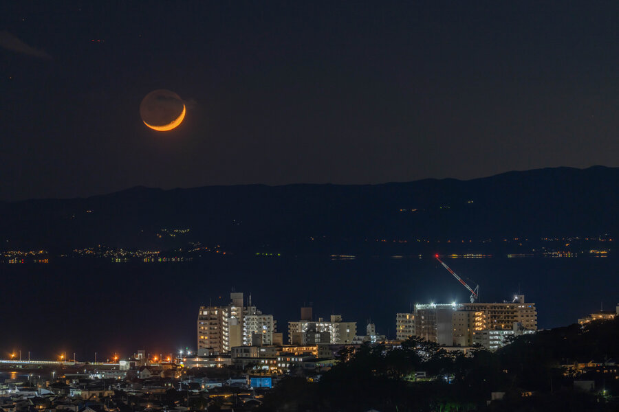 How to See the Moon, Mars, and Venus in Conjunction Tonight - Thrillist