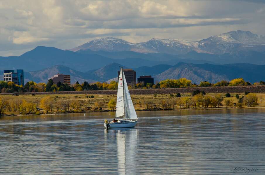 Best Lakes Near Denver for Swimming, Boating, and Fishing - Thrillist