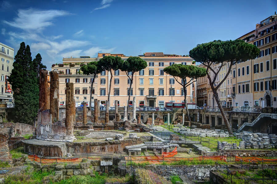 Julius Caesar's Assassination Site Is Now Open to Tourists in Rome ...