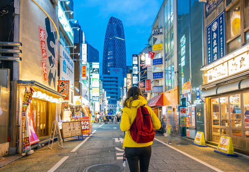 Japan Airlines Is Launching a Clothing Rental Service for Tourists - Thrillist